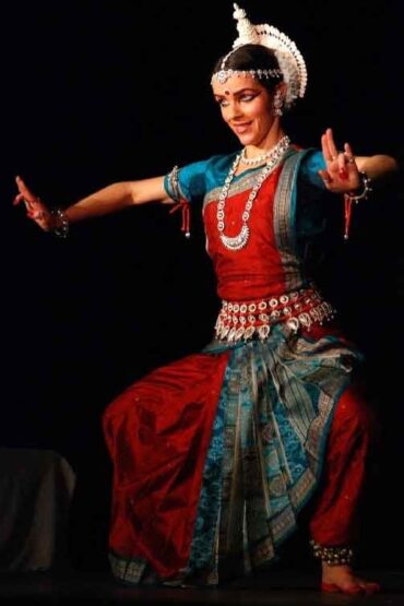 PURE SILK SAREE – Odissi Dance costume – Cross Fan – BharatanatyamWorld